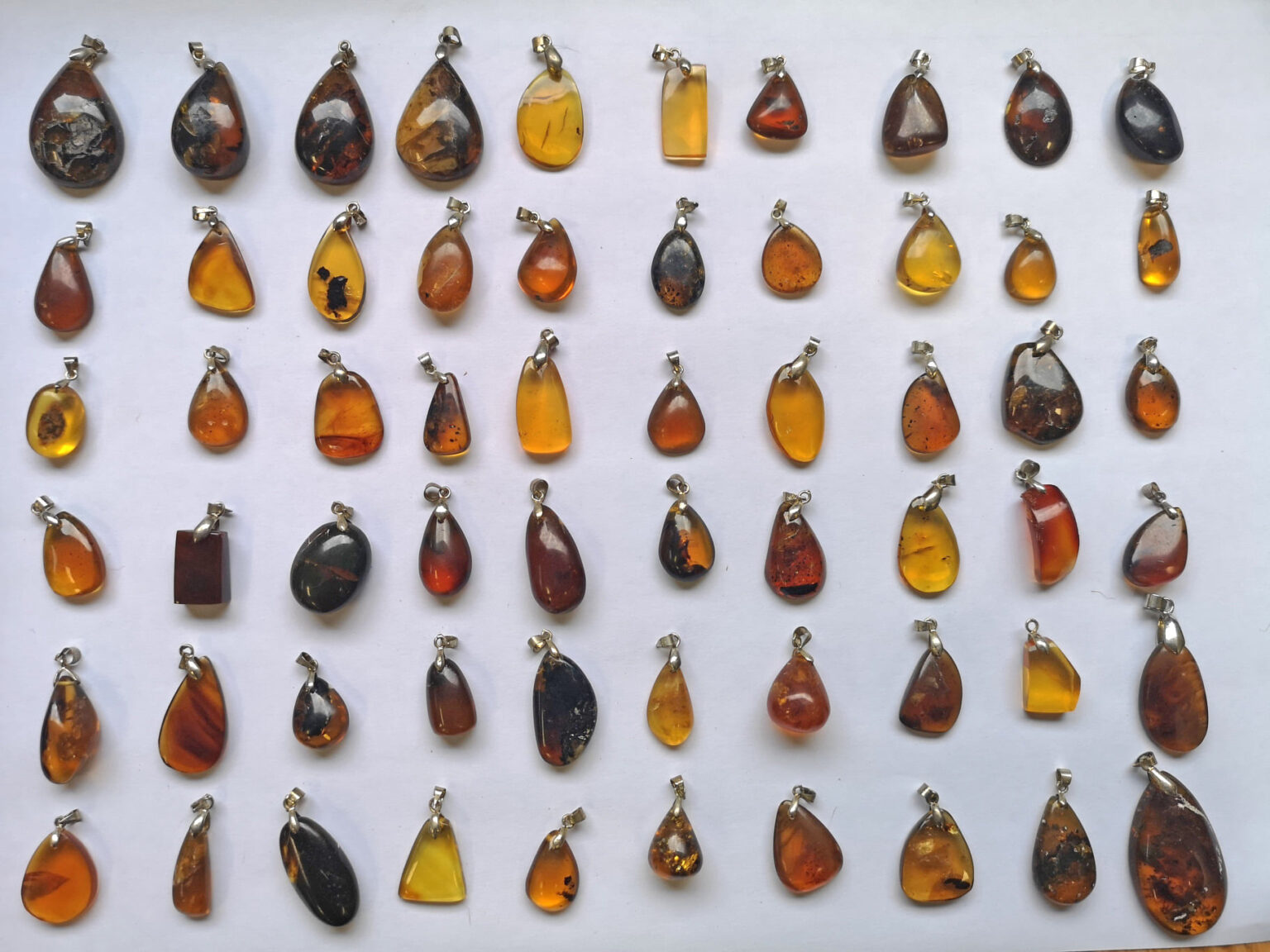 Kachin Amber Research Institute -Store – All specimens listed are ...